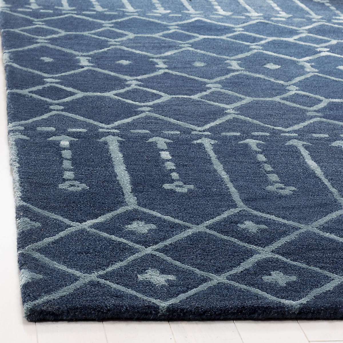 SAFAVIEH Himalaya Collection Runner Rug - 2'3" x 12', Navy & Silver, Handmade Moroccan Wool, Ideal for High Traffic Areas in Living Room, Bedroom (HIM903N)