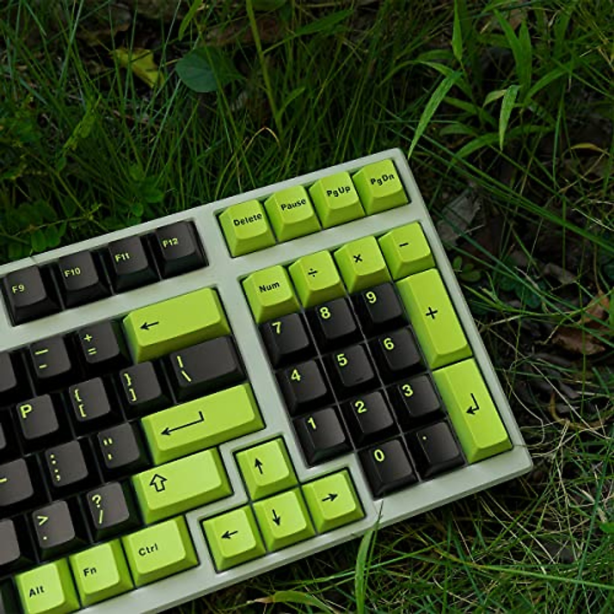 mintcaps Doubleshot Keycaps Green Black Keycaps 121 Keys Cherry Profile Custom Keycaps Set for Cherry MX Gateron Switches Mechanical Keyboards