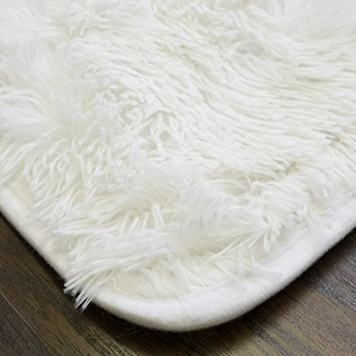 Faux Fur Area Rug Decorative 4' x 5' Ultra Soft and Luxurious Cruelty Free Eco Friendly Shag Non Skid Premium Floor Cover for Living Room, Dining Room, Bedroom, and more!, White