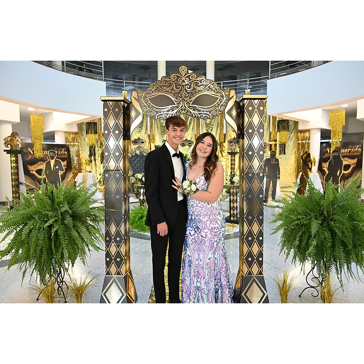 Beistle 4' x 5' 2.75" Cardboard Masquerade Ball Archway Photo Prop, Carnival Mardi Gras Prom Decorations