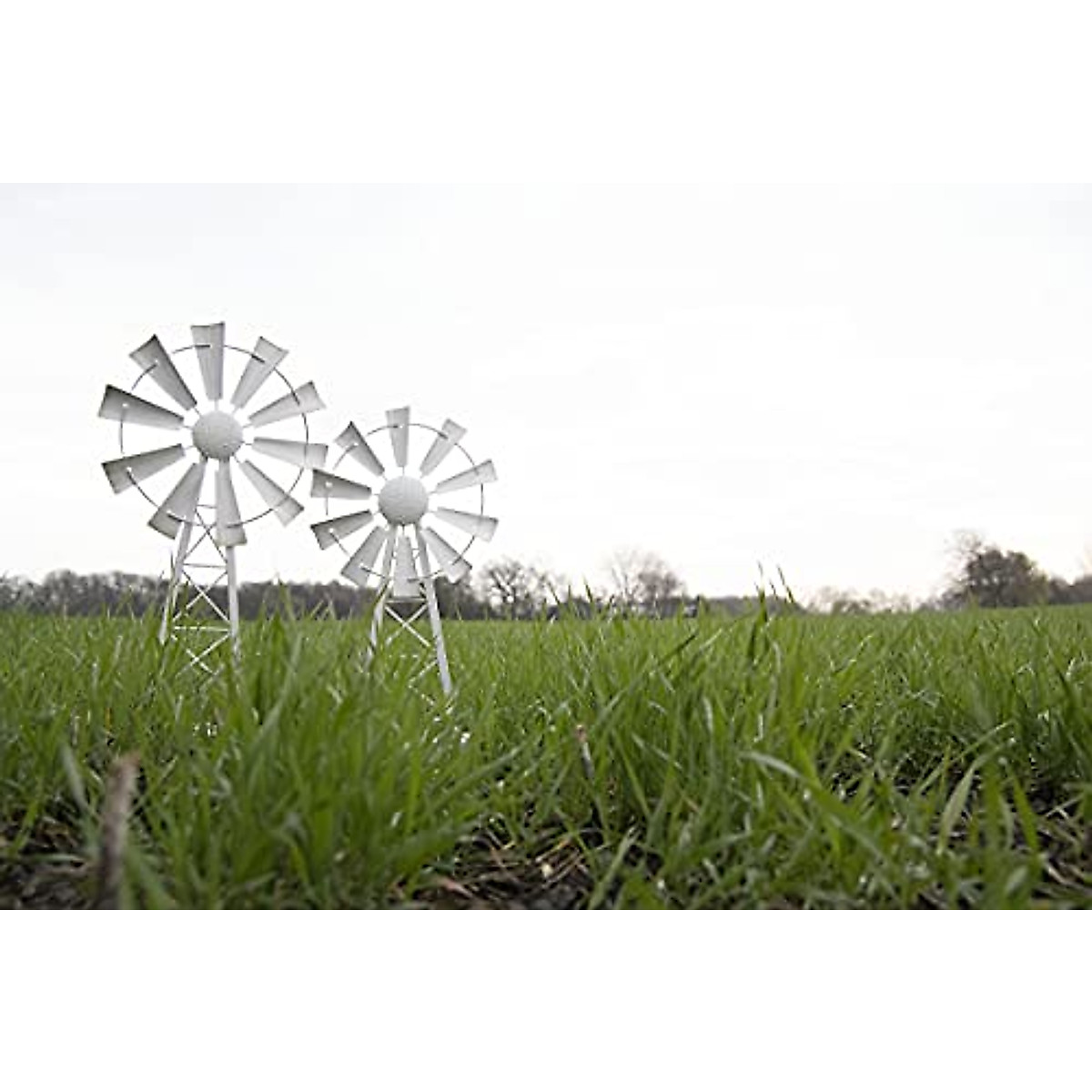 Foreside Home & Garden White Large Enamel Metal Windmill Table Decor