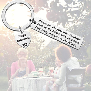 Retirement Keychain Gift Happy Retirement Gift for Men Women Teachers Retirement Jewelry Coworker Leaving Gift Remember the Past with Fondness Live Each Moment to the Fullest (silver)