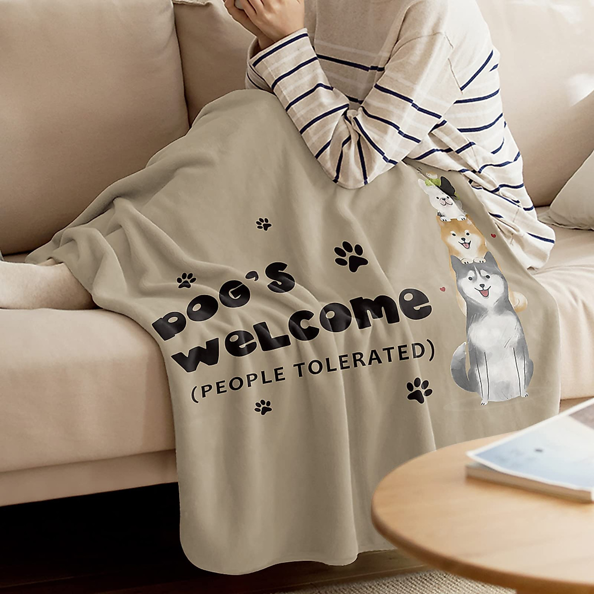 Fleece Throw Blanket Soft for Couch 40x50 Inch, Cartoon Dogs Pets Paws Lightweight Fuzzy Bed Blanket Warm Plush Cozy Throws All Season for Sofa Office Living Room Home Decor