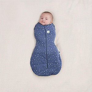 ergoPouch 2.5 tog Baby Sleep Sack 6-12 months - Baby Sleeping Sack for Warm & Cozy nights - Cocoon Swaddle Sack Baby Keeps Calm & Relaxed (Night Sky)