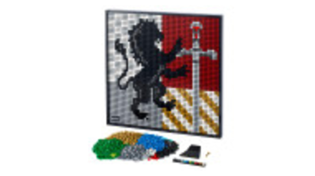 Build Your Hogwarts Crest: LEGO Harry Potter Art Kit