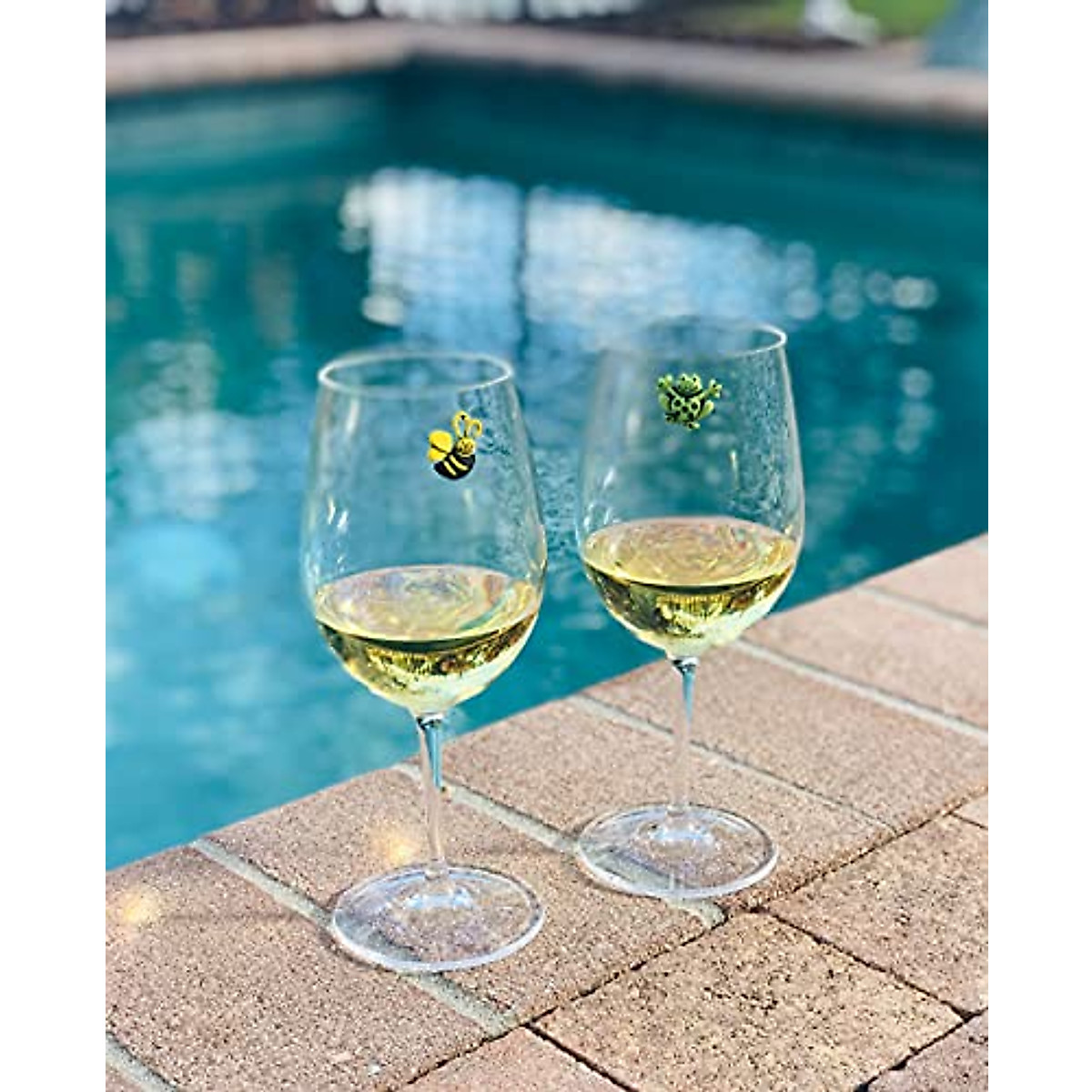 Simply Charmed Gnome Wine Glass Charms - Magnetic Drink Markers with Flower, Bee and Frog - Set of 6 Stemless Glass Identifiers