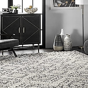 nuLOOM Vasiliki Moroccan Shag Tasseled Area Rug, 4' x 6', Off-white, Rectangular, 1.2" Thick