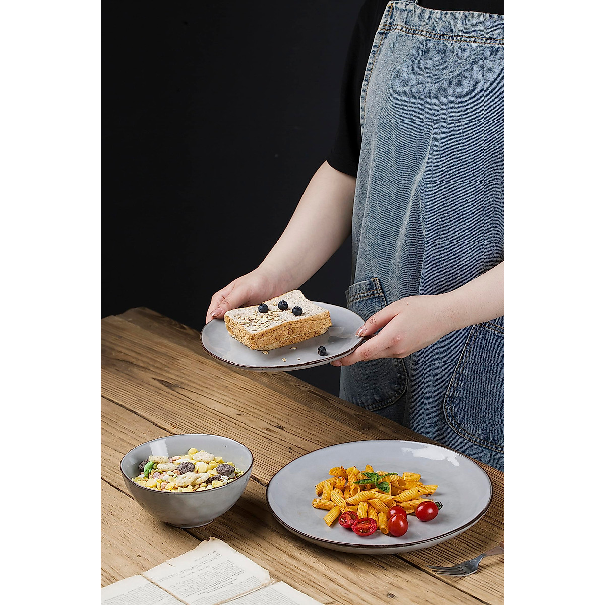 Famiware Dinnerware Sets for 4, Ocean Round 12-Piece Kitchen Plates and Bowls Sets, Reactive Glaze, Microwave and Dishwasher Safe, Scratch Resistant, Grey