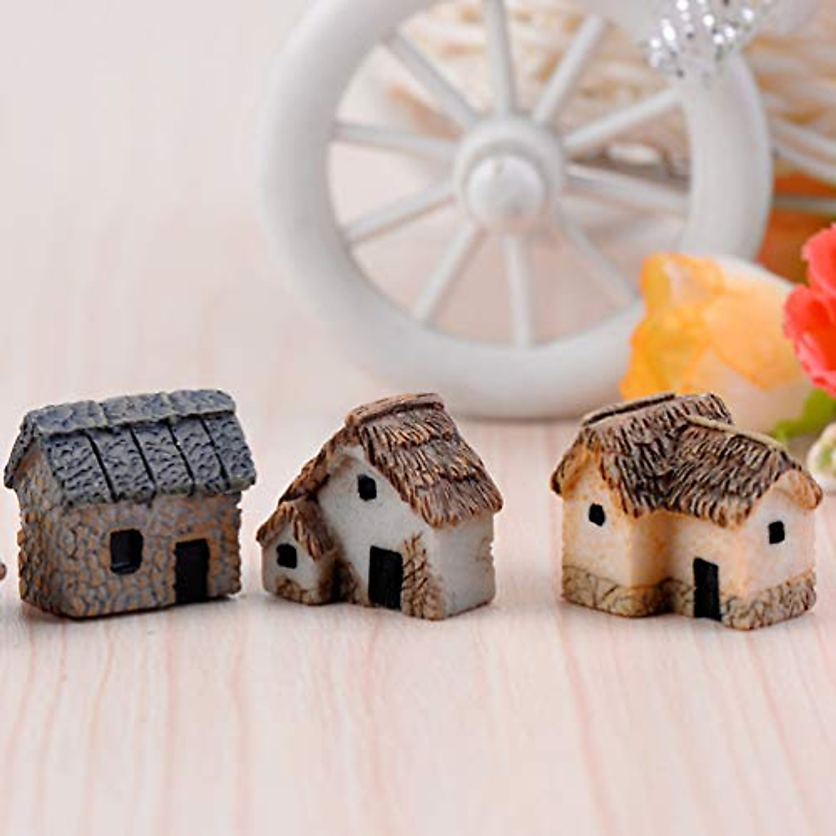 Veemoon 4 pcs Fairy Garden Mini House Miniature Fairy Garden DIY Artificial Gardening Micro Landscape Accessories for Succulent Planting Terrarium Bonsai Random Style