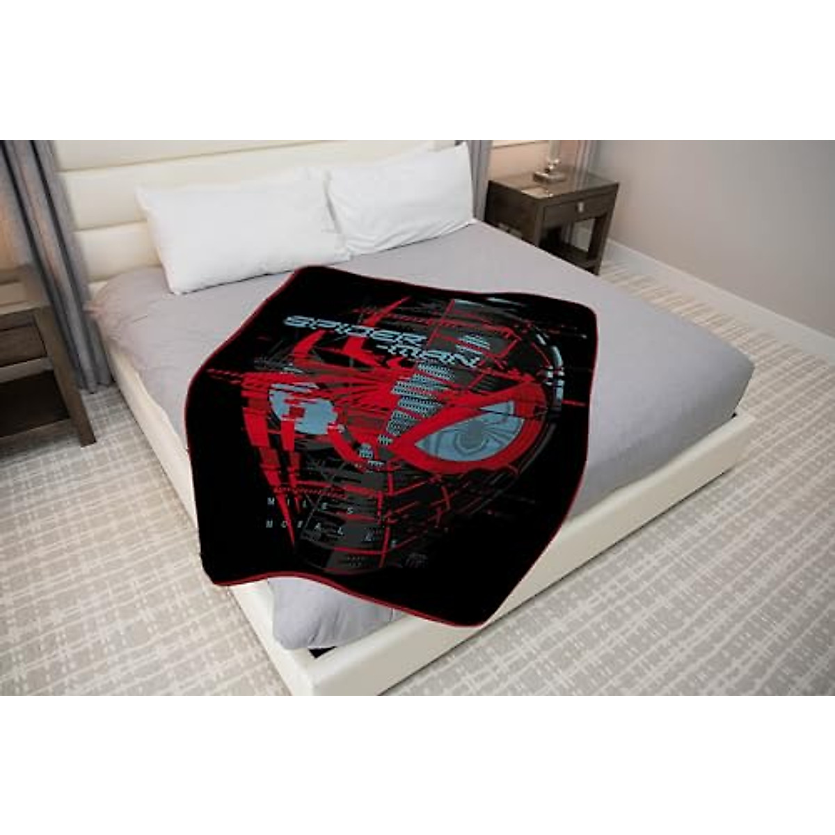 Jay Franco Marvel Miles Morales Gamerverse Be Greater Throw Blanket - Measures 46 x 60 inches, Kids Bedding - Fade Resistant Super Soft Fleece (Official Marvel Product)