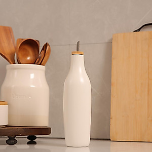 HOMCDALY Ceramic Olive Oil Dispenser Bottle, White Oil Dispenser Bottle for Kitchen, Large Capacity 16.9oz Oil and Vinegar Bottles Dispenser, Oil Container, Kitchen bottle for oil vinegar syrups(W)