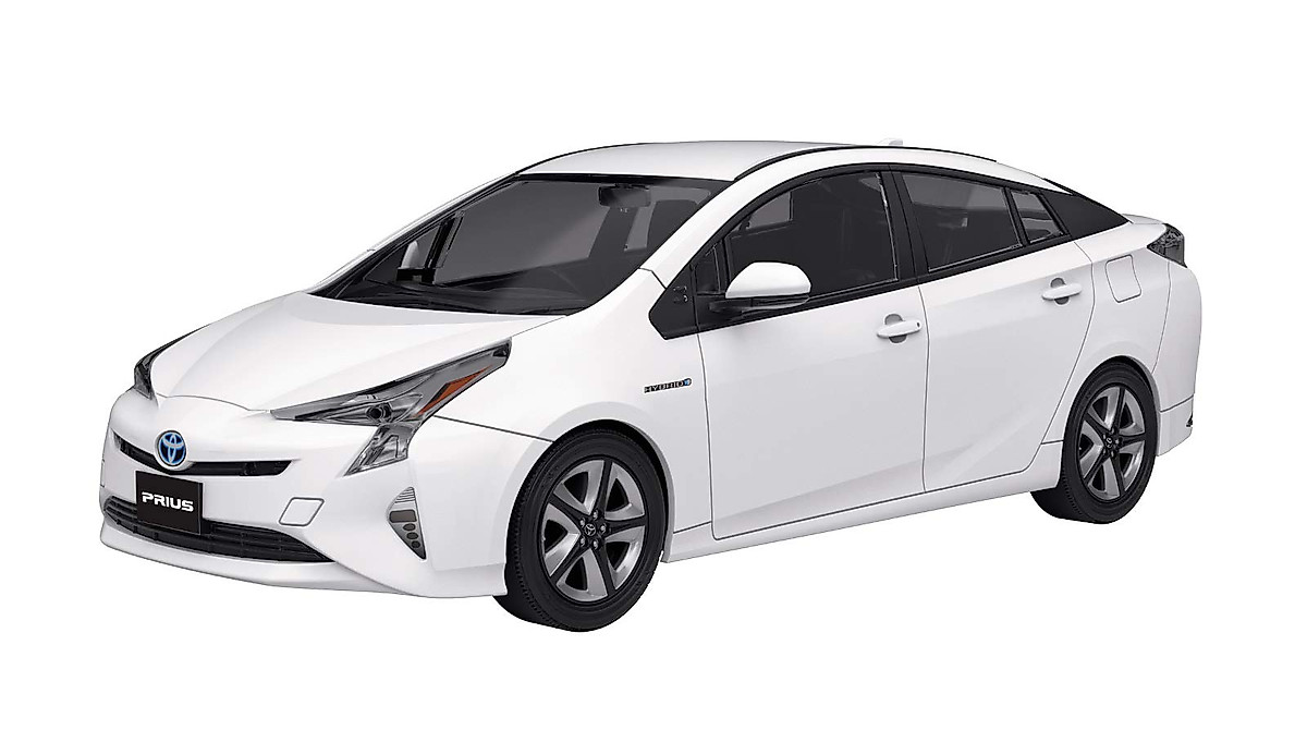Aoshima 1/32 Toyota Prius Model Kit - Pre-Painted & Easy to Build