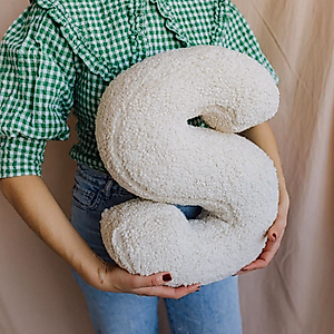 YLOEEIT Letter Pillow English Letters Pillow Soft Initial Throw Cushion Decorative Alphabet Letter Pillows Cozy 26 English Letters Throw Pillow for Living Room Sofa Couch Bed Car Decoration, 40*35*10