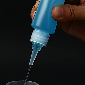 TOPYUEYILIYI 4 Pack Small Squeeze Bottle Empty Squirt Bottle Small Sauce Bottle with Twist Top Cap Plastic Bottle for Holding Condiment Oil Crafts