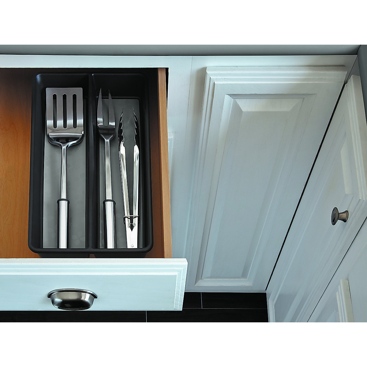 Rubbermaid No-Slip Gadget Tray, Black with-Gray Base 1994533