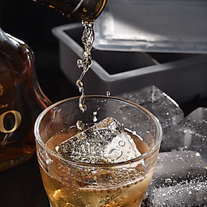 Samuelworld Large Silicone Ice Cube Tray Molds, 2-Pack, Big 2 Inch Cubes - BPA Free, Flexible, 8 Cavity Easy Release Slow Melting Ice for Whiskey, Cocktails, Gifts - Black (With Lids)