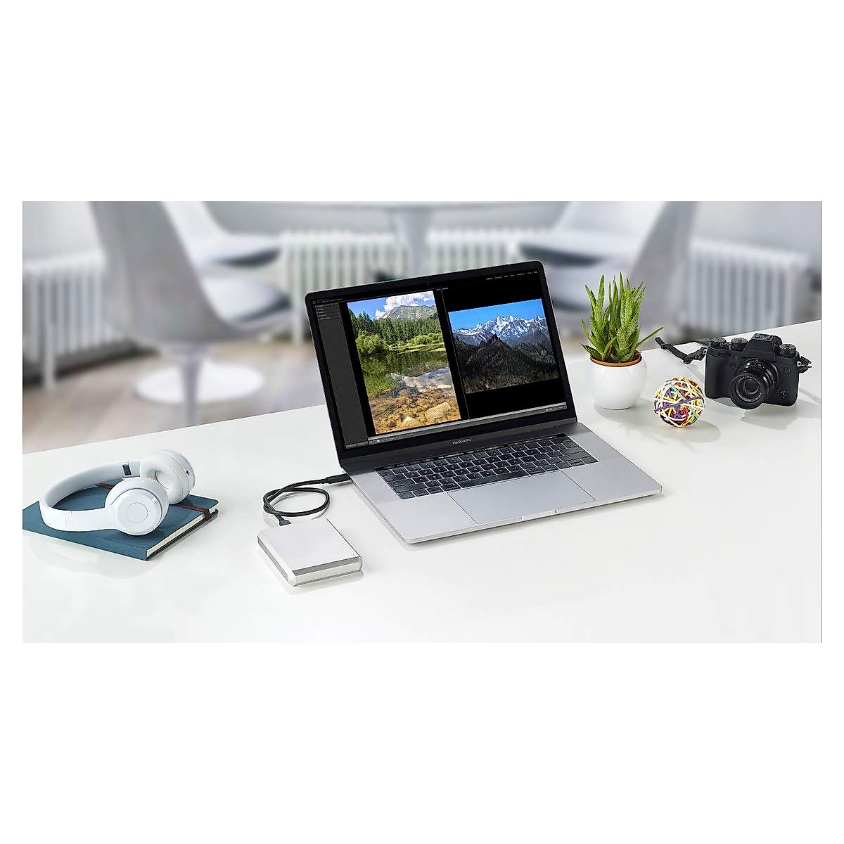 LaCie Mobile Drive, 4 TB , External Hard Drive HDD – Moon Silver, USB-C USB 3.0, With Rescue Services (STHG4000400)