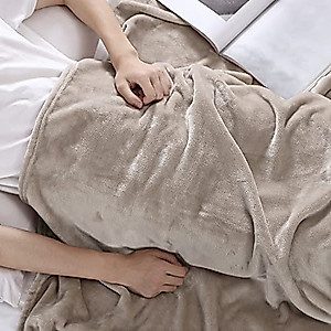 ED Ellen DeGeneres Throw Blanket Soft and Cozy Plush Bedding, Home Decor for All Seasons, 50 x 70, Beige