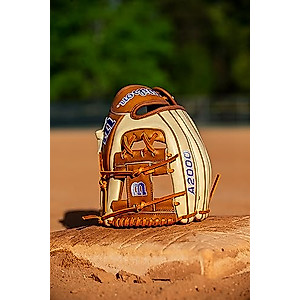 WILSON 2023 Sis Bates A2000® SB22 11.75” Fastpitch Infield Glove - Right Hand Throw