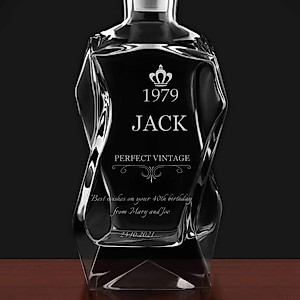 Maverton Whiskey decanter set with 2 glasses for man - Personalized liquor dispenser for him - Whisky carafe for Birthday - 3 piece set for whiskey lovers - PERFECT