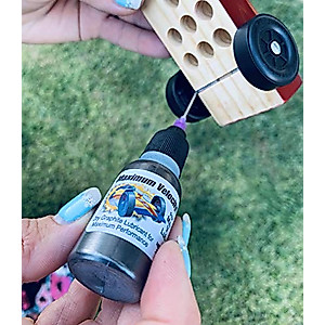 Maximum Velocity Premium Pinewood Car Graphite Powder | Easy Application tip for Derby Car Wheels & Axles | Graphite Lubricant for Pine Derby Car Kits