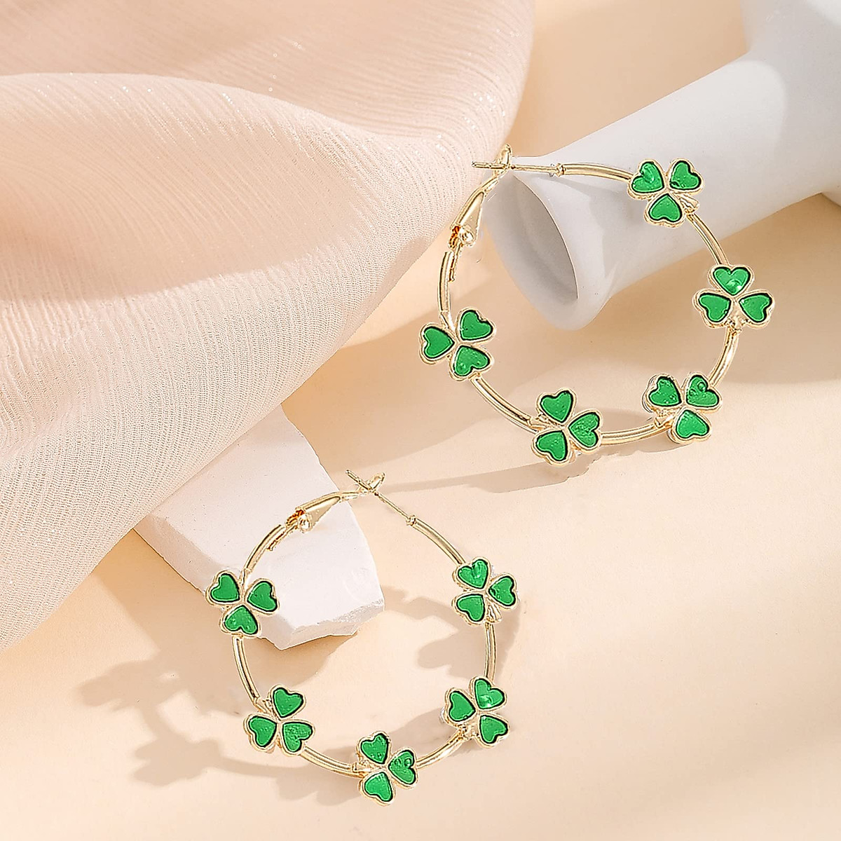 St Patricks Day Earrings for Women, Shamrock Hoop Earrings, Shamrock Earrings Shamrock Dangle Earrings, Lucky Clover Earrings Leaf Earrings, Dainty Irish Holiday Jewelry Gifts for Women (Green1)