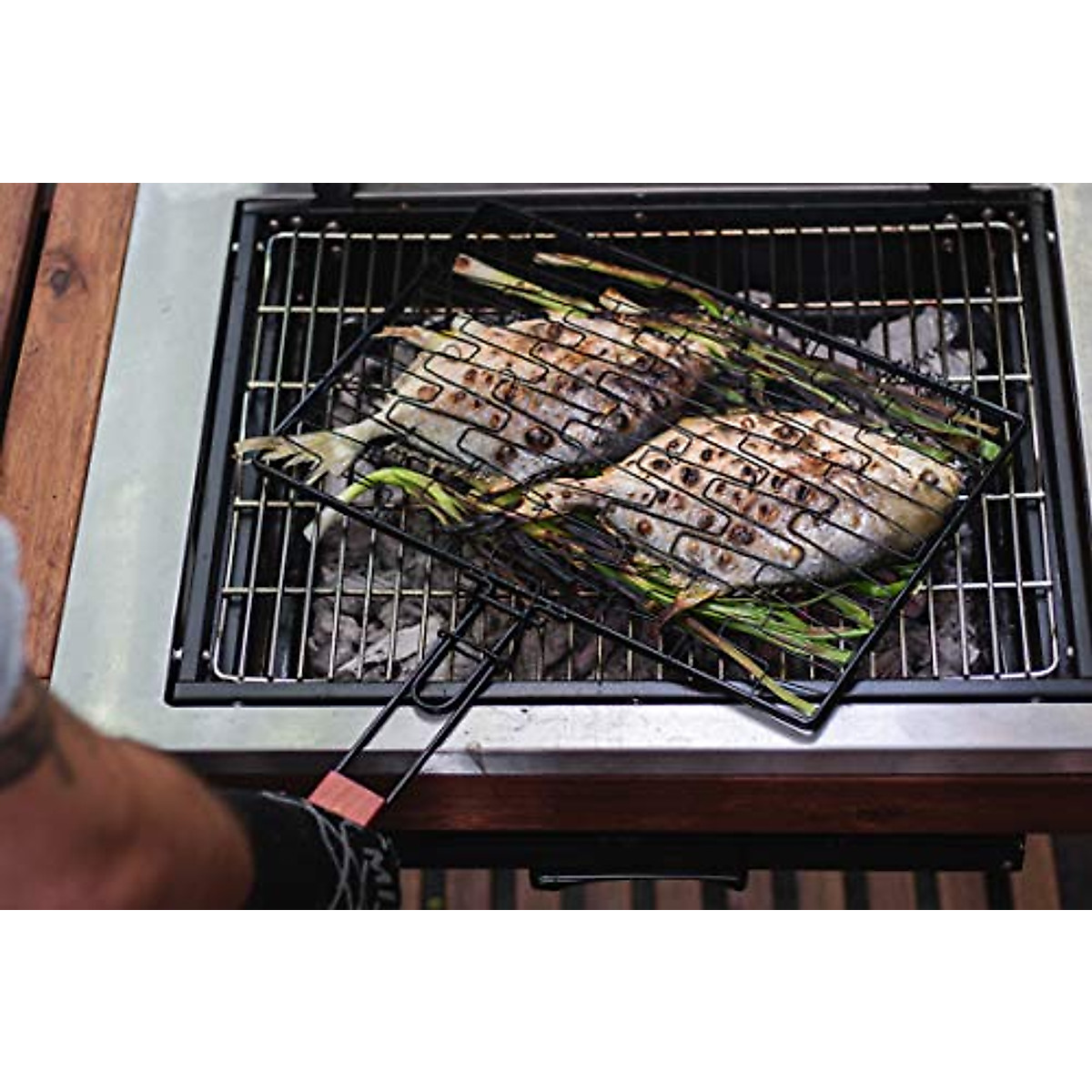 Charcoal Companion CC3150 Flexi Non-Stick Basket with Folding Handle for Easier Storage, Perfect for Grilling Fish, Steaks & More