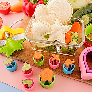 Sandwich Cutter and Sealer for Kids 4pcs Large Bread Decruster Sandwiches Cruster Maker Vegetable Fruit Cookies Food Cutter Shapes Set for Boys Girls Lunch Bento Box Unicorn Star Heart Round