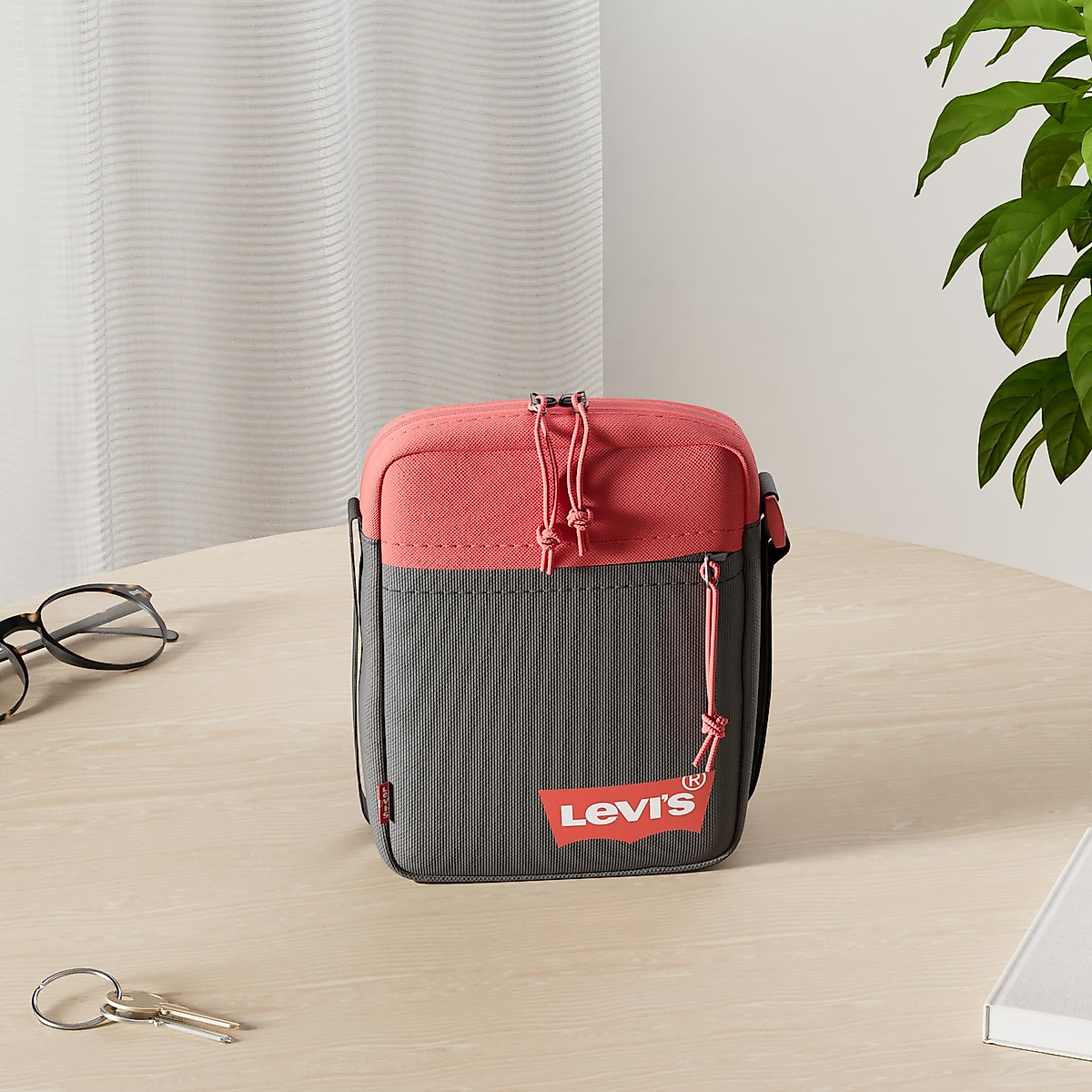 Levi's Men's Casual, Regular Red, 21x15.5x5.5cm