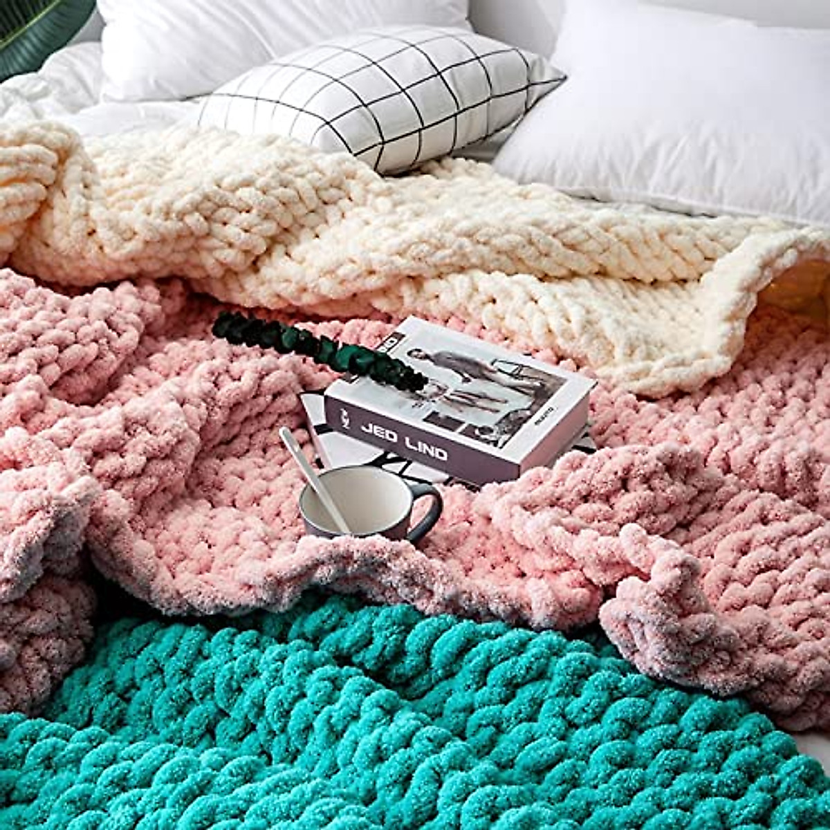VBGYA Chunky Knit Blanket Throw, Chenille Throw 31"x31" Hand-Knitted Warm Cozy Blanket Thick Throw Blanket, Soft Boho Casual Throw Blanket Sofa Bed Rug Home Decor Gift - Light Pink