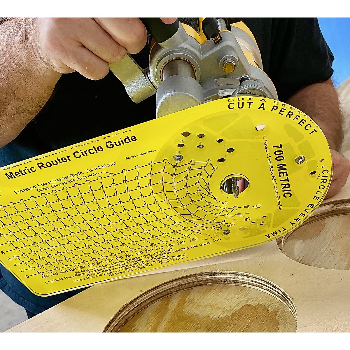 Jasper 700 Metric Circle Cutter Router Jig - Router Circle Cutting Jig Cuts Perfect Circles from 50mm to 406mm D - Circle Guide Ki Jig Includes Calibration Disc, Pivot Pins & Fits Most Popular Routers