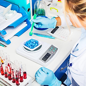 Saysurey 200 Pcs Weigh Boats Small 7 ml Plastic Disposable Trays for Scale Plastic Square Weighing Boats Mini Pour Boat Tray Powder Weight, Epoxy, Food Samples