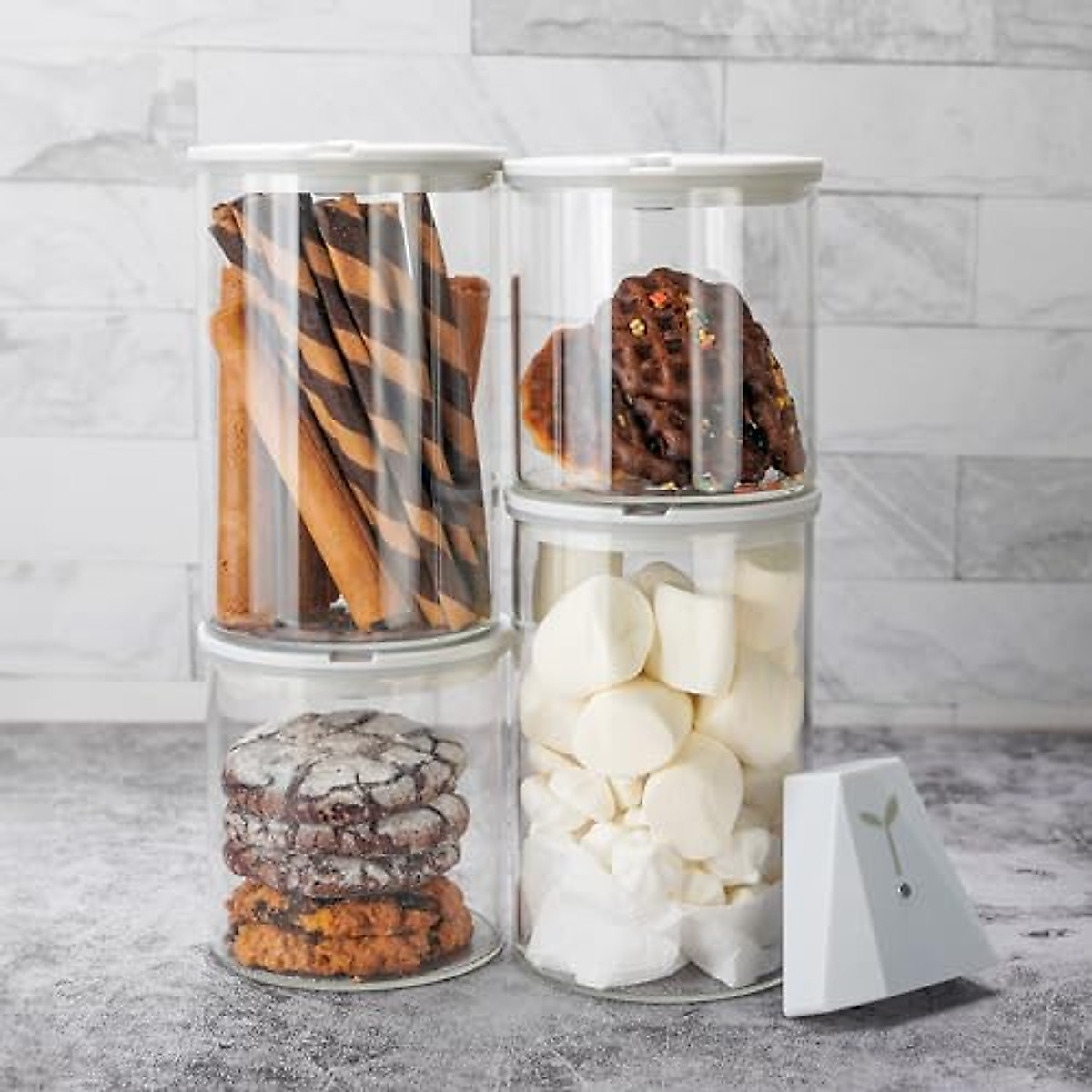 SealVax®Meal Prep Containers reusable, Air Tight Pantry Storage Containers, Glass Vacuum Storage Containers with Lids, BPA-Free, 2x Large (32 fl oz) & 2x Small (19 fl oz) with a Pump.