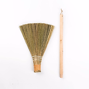 MISCRANAST. Small Natural Whisk Broom with Wood Handle Retro Nature. Vietnamese Soft Straw Broom for Cleaning. Use it as a Decoration, Wedding, Witch Broom, Broomstick Halloween, Mini Straw Broom