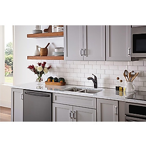 Moen Brecklyn Mediterranean Bronze Single-Handle Pull-Out Sprayer Kitchen Sink Faucet with Power Clean, 87557BRB