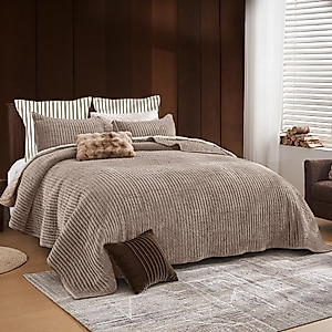 SHALALA Velvet Quilt King Size,Striped Bedding Set,Lightweight Velvet Comforter,Luxurious Suede Bedspread and Coverlet with Soft Brushed Microfiber Back for All Season(Light Taupe,King)