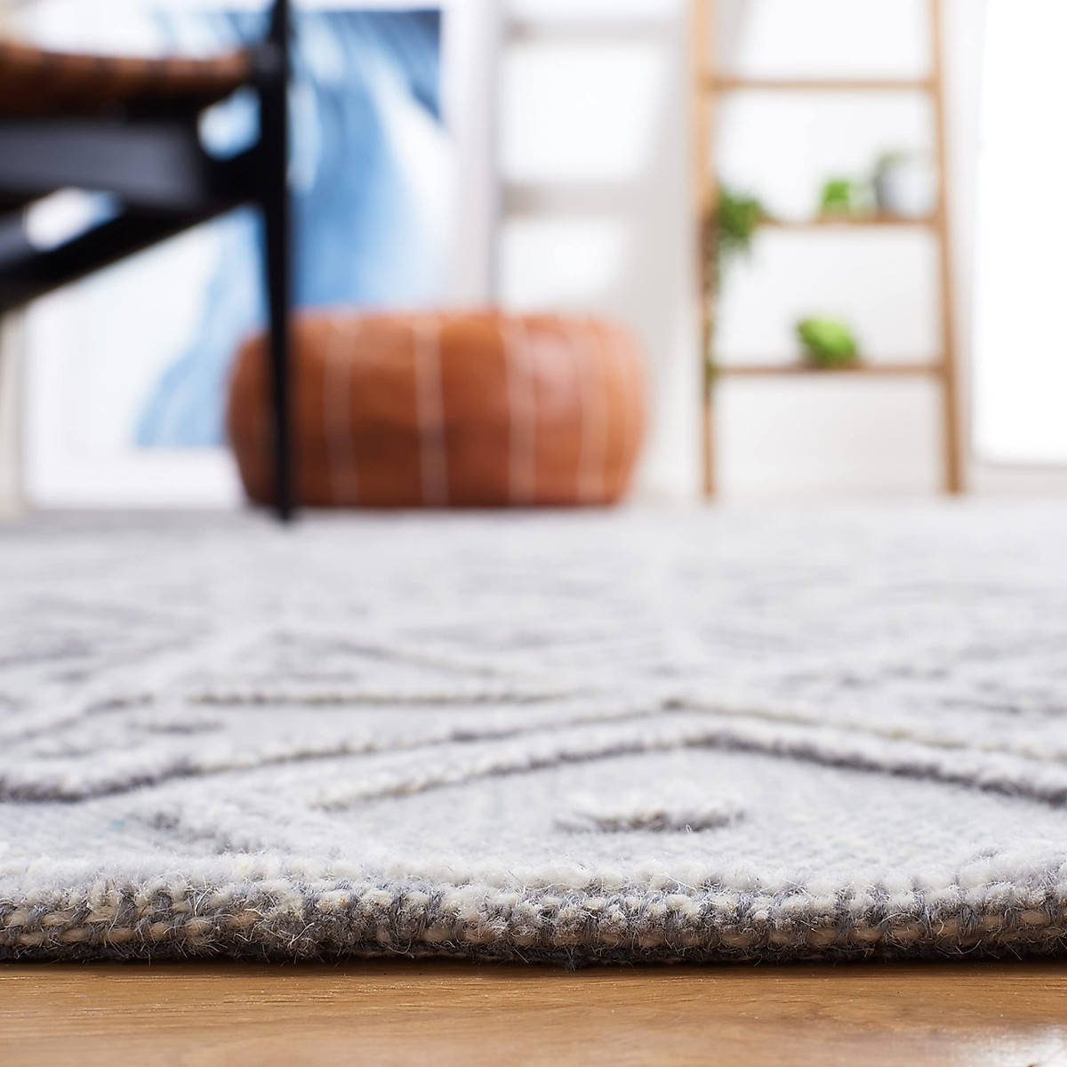 SAFAVIEH Textural Collection Area Rug - 8' x 10', Grey, Handmade Wool, Ideal for High Traffic Areas in Living Room, Bedroom (TXT202F)