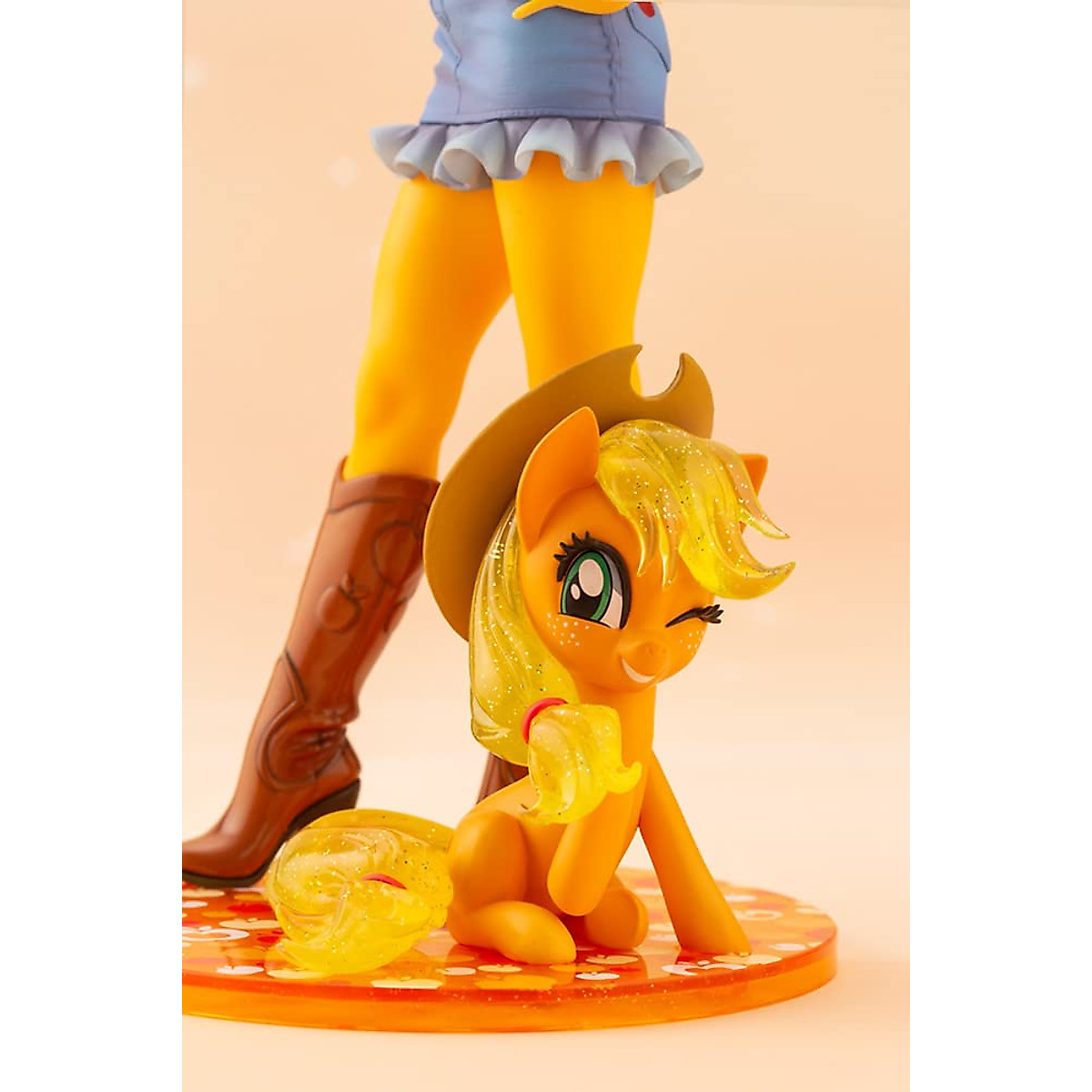 Kotobukiya My Little Pony: Applejack Limited Edition Bishoujo Statue, Multicolor