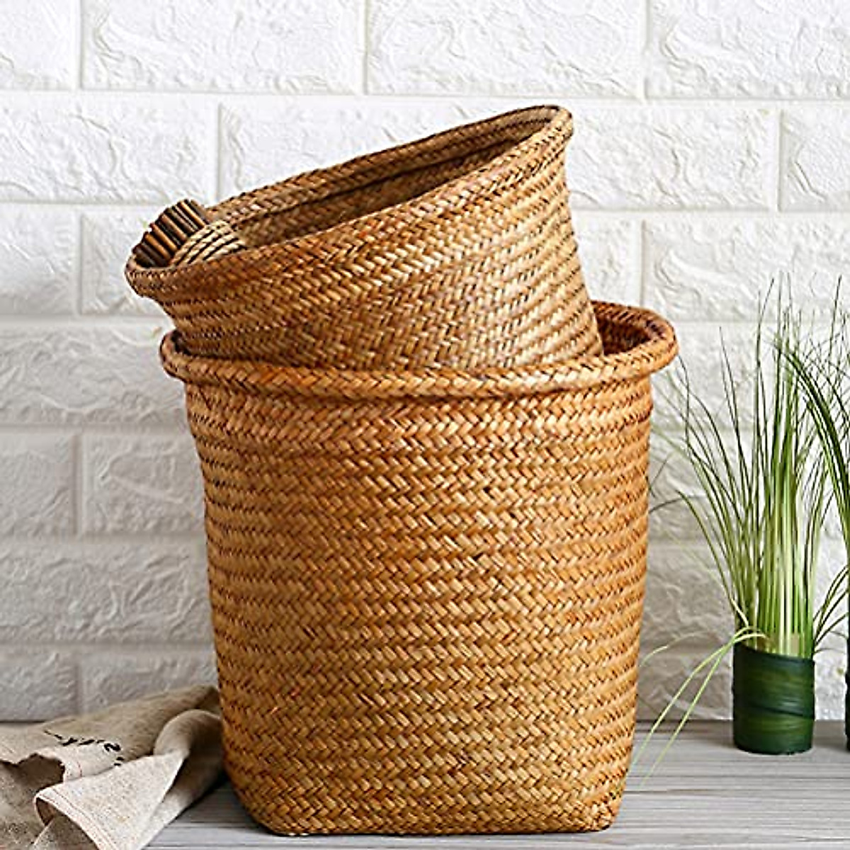 Toyvian 1Pc Straw Woven Storage Basket, Round Rattan Waste Basket Decorative Round Trash can for Bedroom Desktop Coffee (28cm)