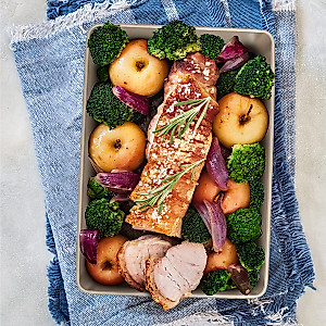 Glad Baking Pan Nonstick - Oblong Metal Dish for Cake and Lasagna - Heavy Duty Carbon Steel Bakeware, Small, Gold