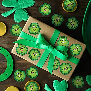 Whaline 1000Pcs St. Patrick's Day Stickers Green Shamrock Shape Stickers in Roll 1.5Inch Clover with Assorted Expressions Label Self-Adhesive Stickers for Irish Party Seals Cards Envelopes, 8 Design