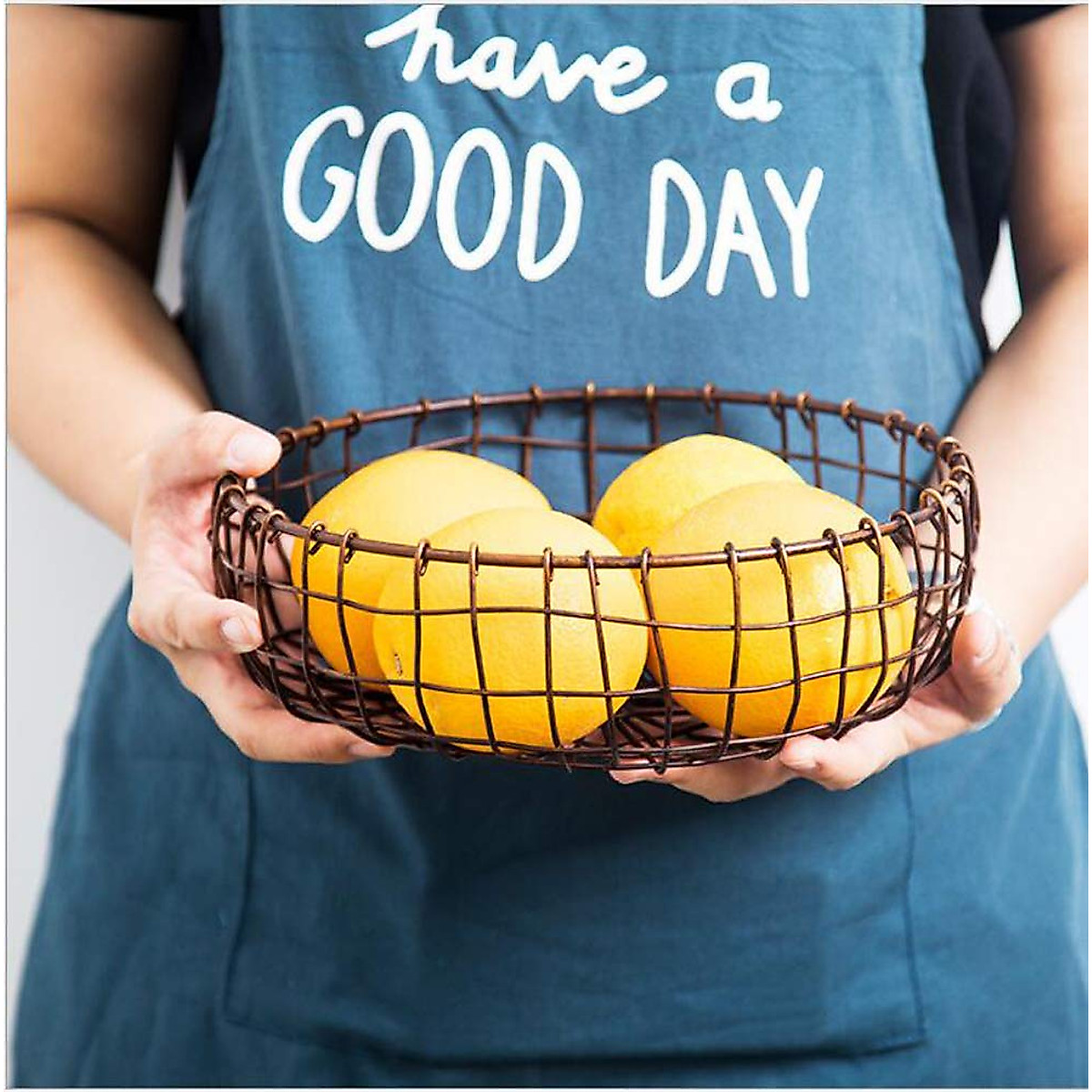 Vintage Handmade Woven Wrought Iron Mesh Fruit Basket Bowl Creative Bronze Snack Plate Tray Holder Stand Round Serving Storage Container (Small(1pc))