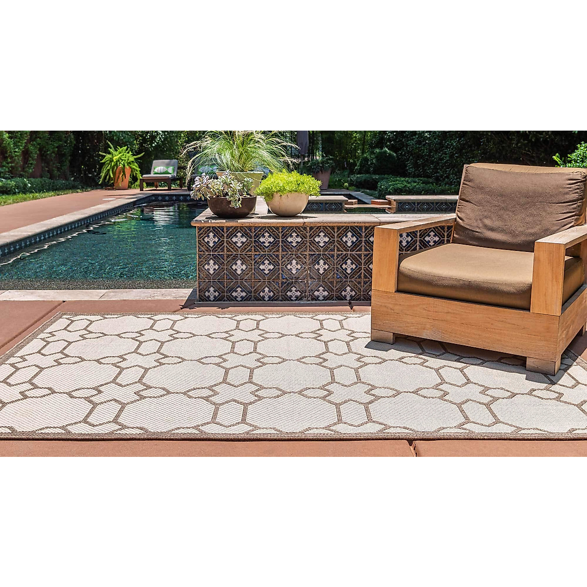 Unique Loom Outdoor Trellis Collection Area Rug - Geometric (6' 1" x 9' Rectangle, Beige/ Brown)