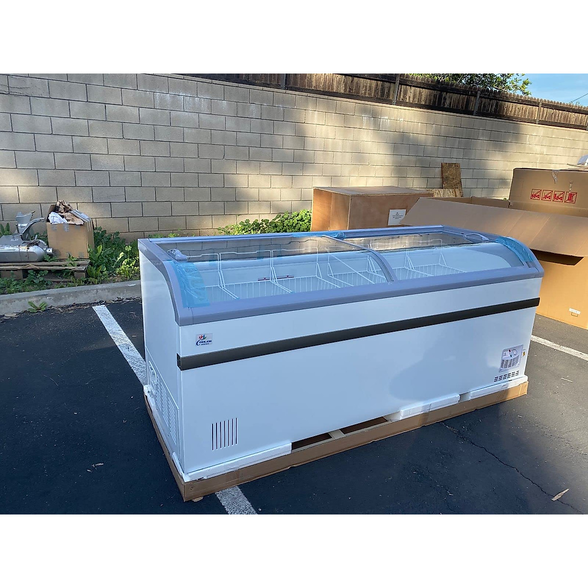 Chest Freezer for Supermarket Glass sliding Door 79" White Showcase Freezer Curve Display Top w/Storage Baskets - 25 Cu.Ft SDSC700