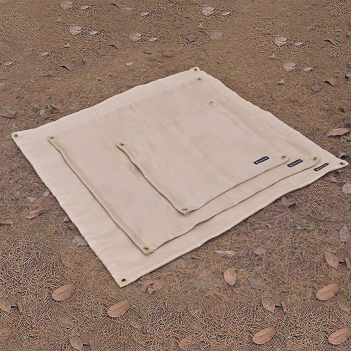 Fireproof Fire Pit Mat for Tent Stove, Portable Fire Blanket Temperature Resistant Flame Retardant Floor Grill Mat for Deck Patio Lawn Outdoor Camping BBQ Protection (Small: 19.7''L*19.7''W)