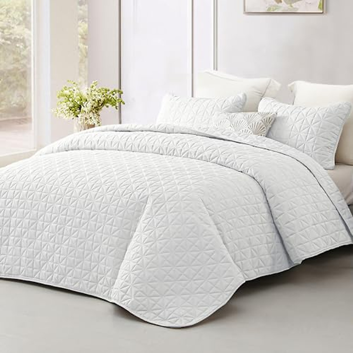 Exclusivo Mezcla Quilts King Size Bedding Set with Stitched Grid Pattern, Lightweight Summer White Bedspreads Coverlets Bed Cover for All Seasons (1 Quilt and 2 Pillow Shams)