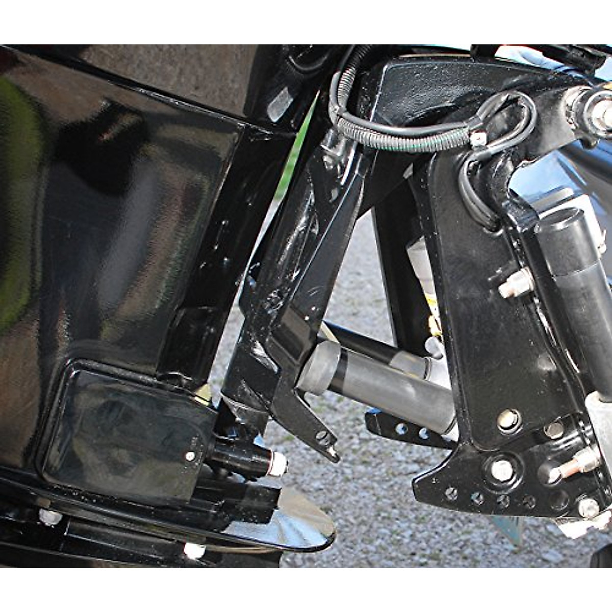 RITE-HITE New Motor Holder - Stabilizes Outboard Motors with Two Trim Cylinders and Newly Added Allen Wrench