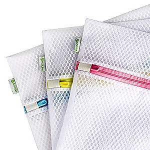 Laundry Bags, SASUM LIFE 3 Pack Zippered Mesh Polyester Wash Bags Premium Durable White for Jeans, Lingerie,Socks,Bra Sweaters, Coats in Washing Machine & Drier (Beehive)