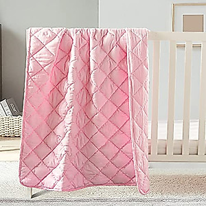 FLXXIE Machine Washable Microfiber Down Alternative Toddler Comforter, Super Soft and Lightweight Kids Crib Quilted Blanket for Stroller, Travel, 39x47 Inches, Pink