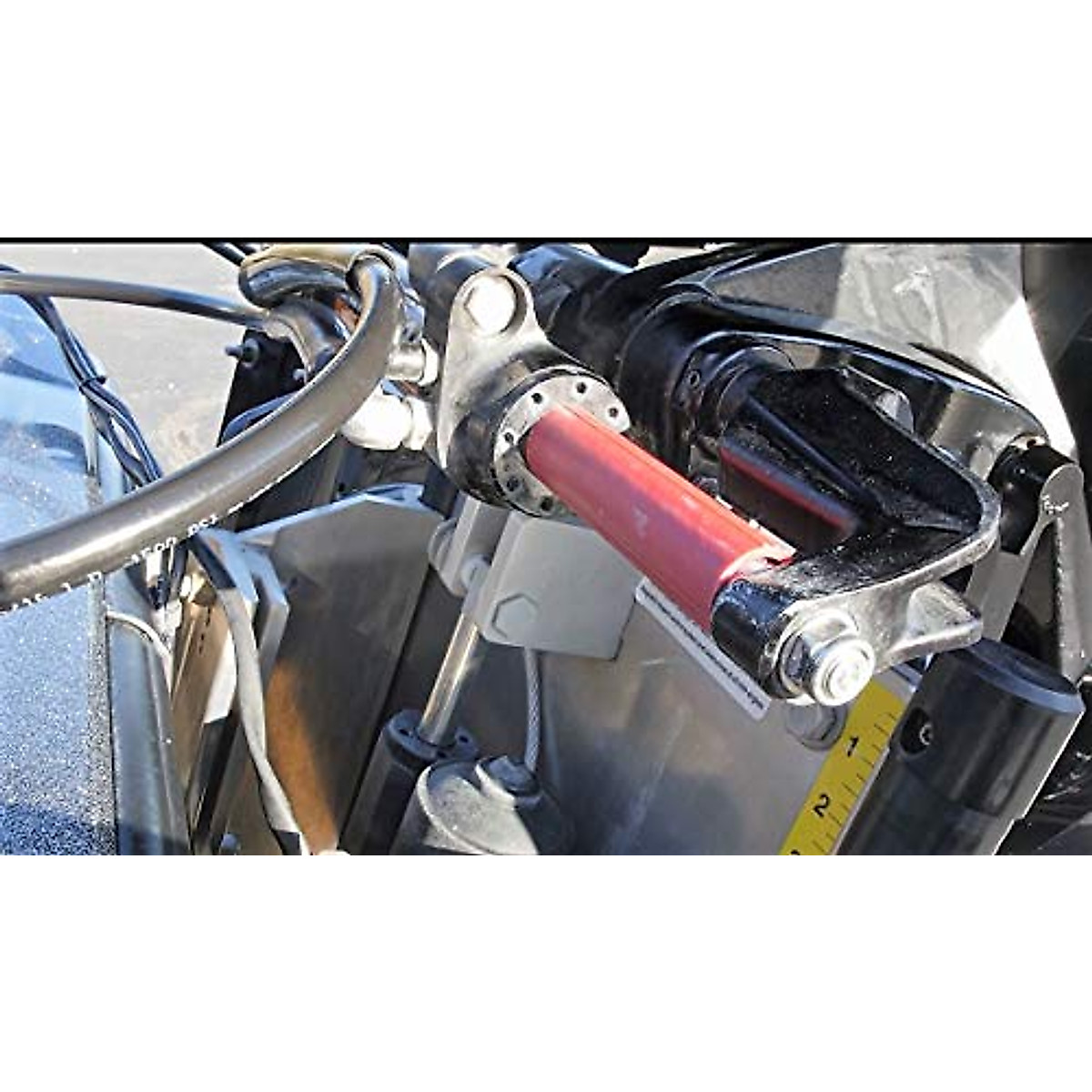 RITE-HITE Motor Stabilizing Clips - Red, for Use with Motor Trailering Device, Keeps Motor from Rocking Side to Side While Trailering Down The Road, Comes with 2 in The Package